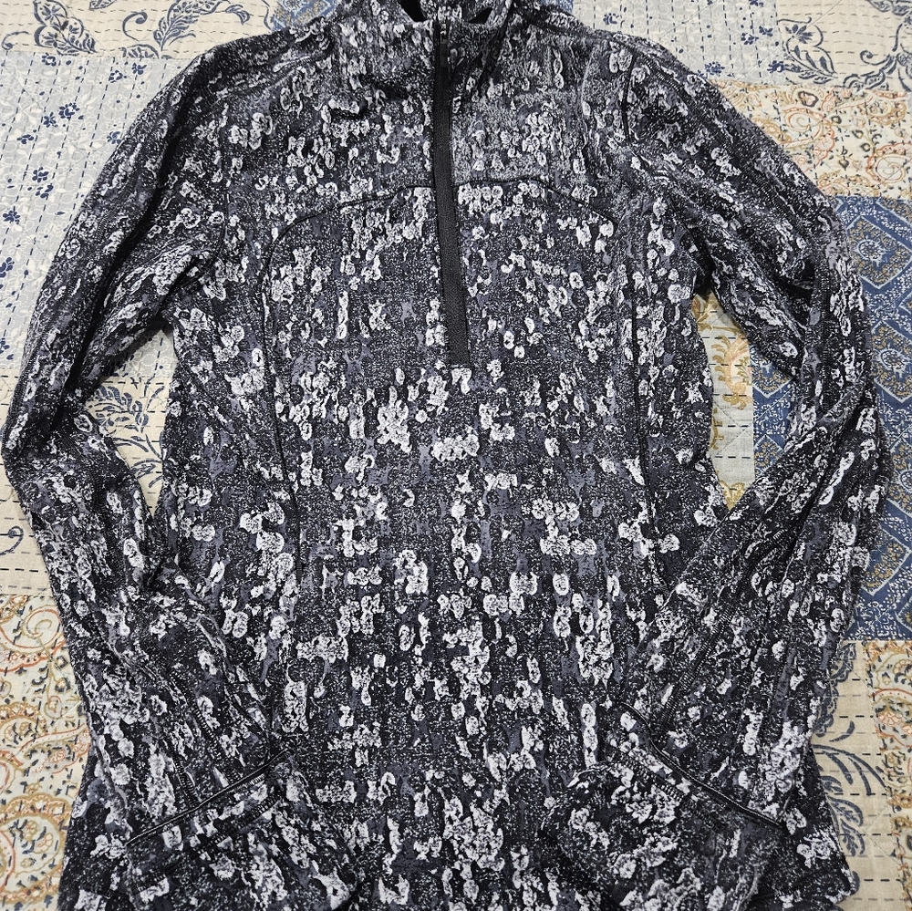 Lululemon Run Briskly Quarter Zip - Gem